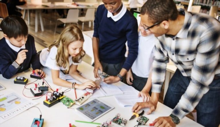 25 Electricity Experiments For Kids - An Everyday Story